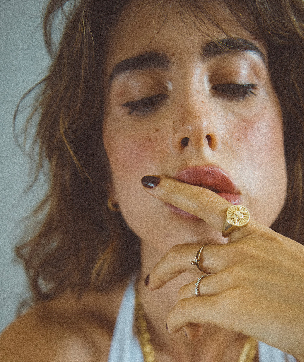 Daisy In The Wild | Beatrice Granados – Daisy London