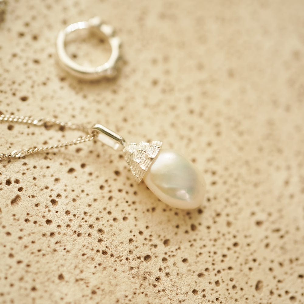 Baroque Pearl Shell Necklace Sterling Silver – Daisy London