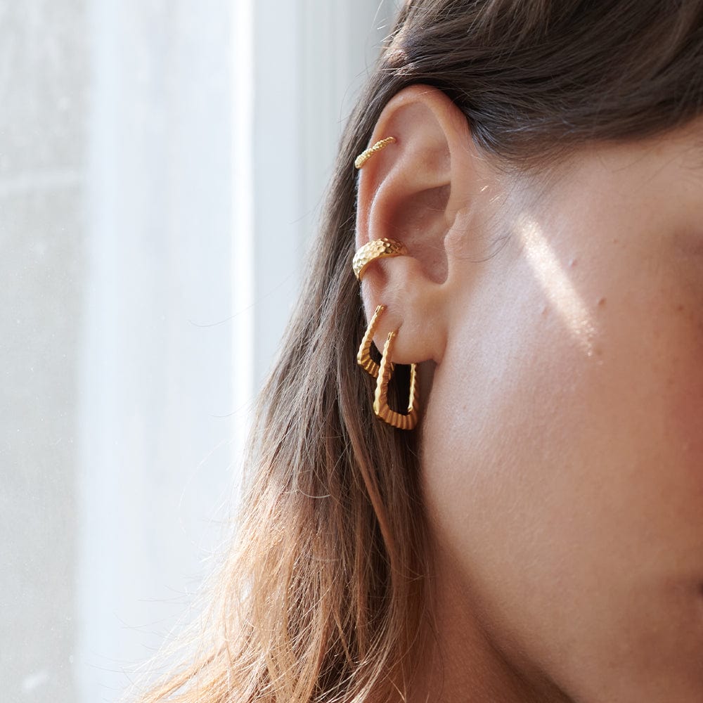 Midi Ridged Creole Hoop Earrings 18ct Gold Plate – Daisy London