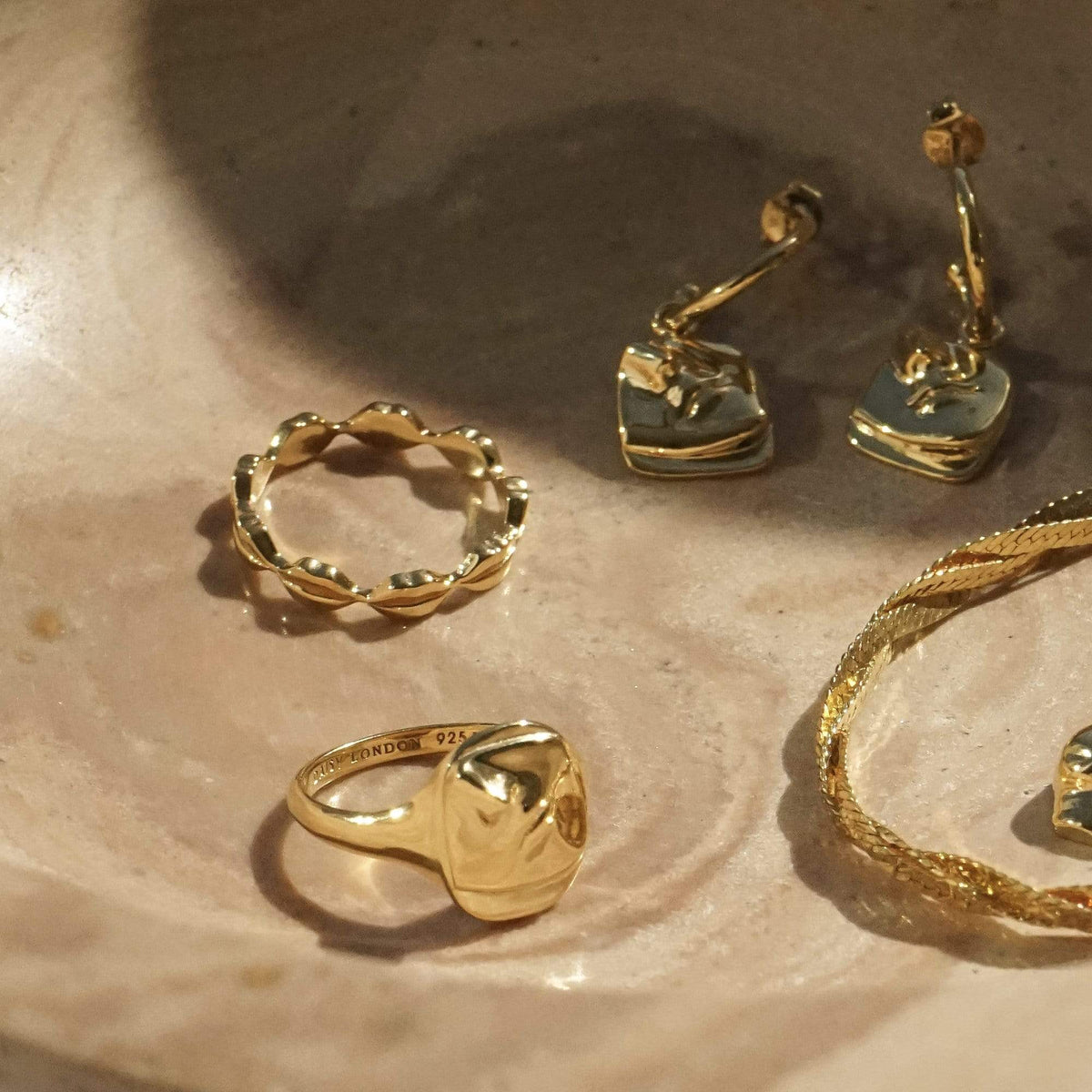 Vita Lips Ring 18ct Gold Plate – Daisy London